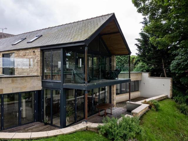 4 bedroom detached house to rent