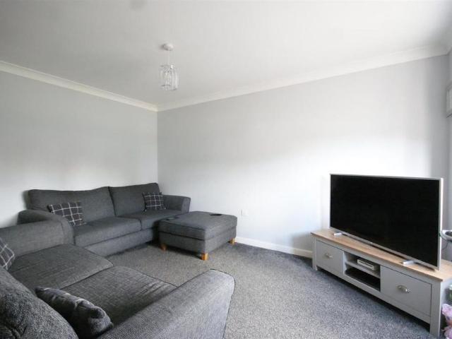 4 bedroom detached house to rent