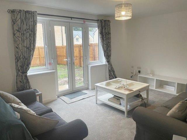 4 bedroom detached house to rent