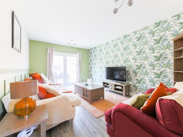 4 bedroom detached house to rent