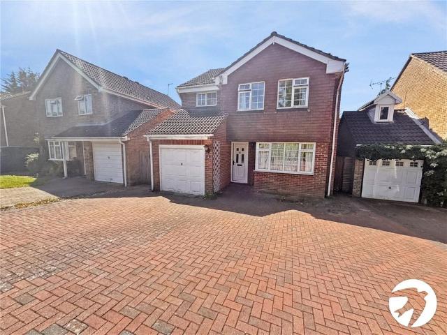 4 bedroom detached house to rent