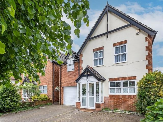 4 bedroom detached house to rent