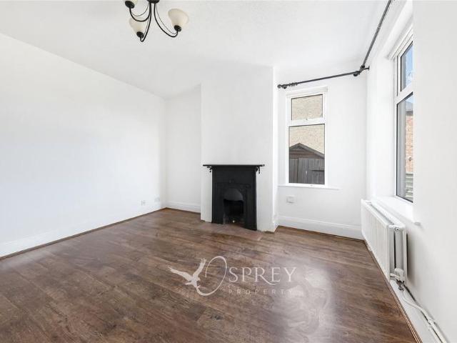 4 bedroom detached house to rent