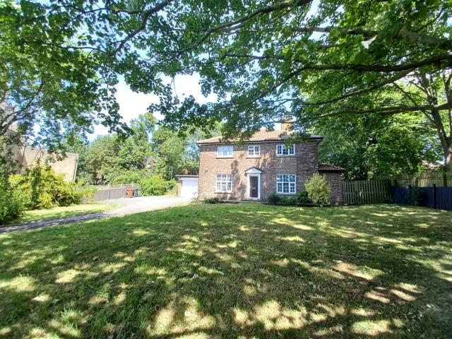 4 bedroom detached house to rent