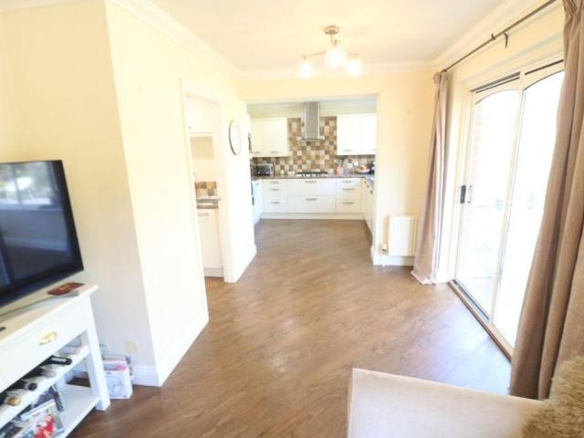 4 bedroom detached house to rent