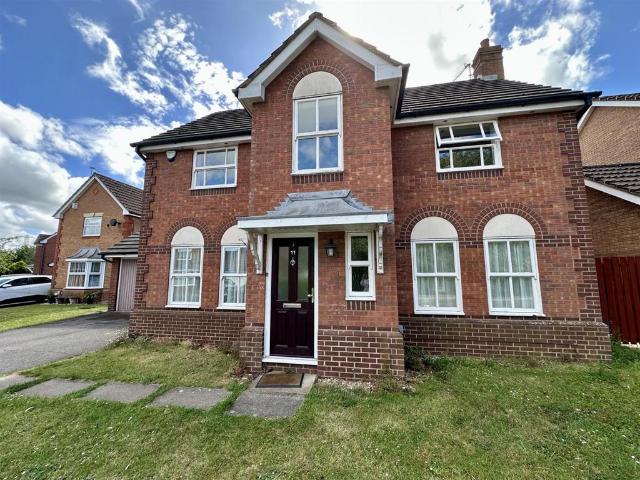4 bedroom detached house to rent