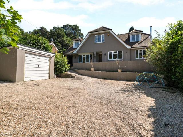 4 bedroom detached house to rent