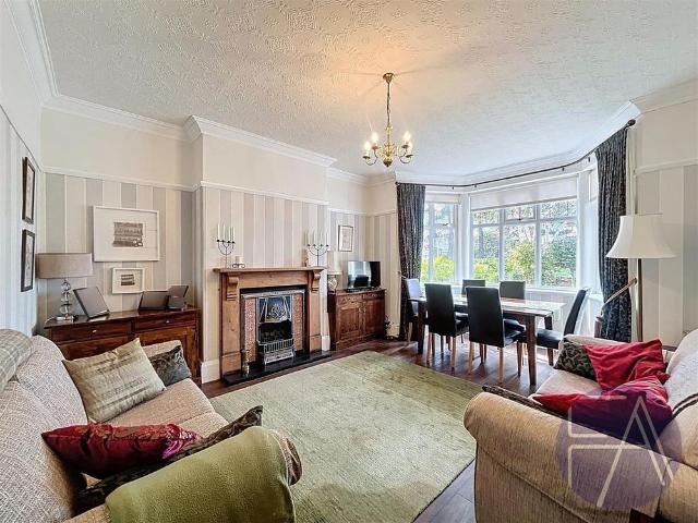 4 bedroom detached house to rent