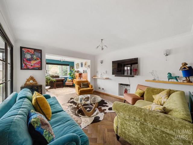 4 bedroom detached house to rent