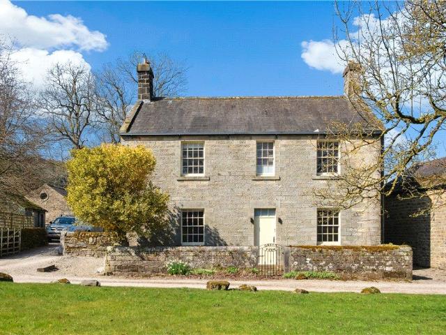 4 bedroom detached house to rent