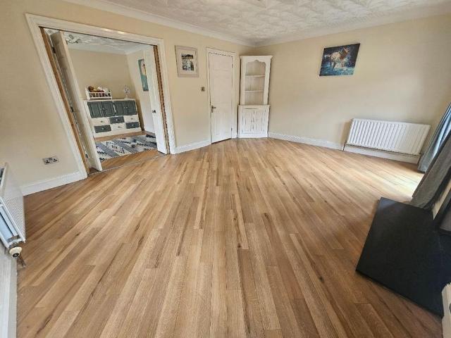 4 bedroom detached house to rent