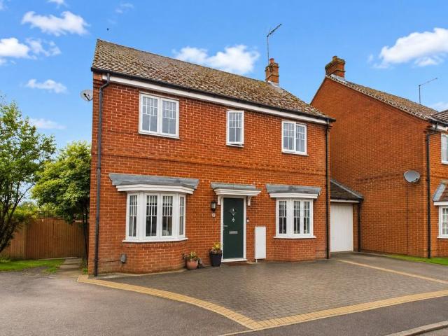 4 bedroom detached house to rent