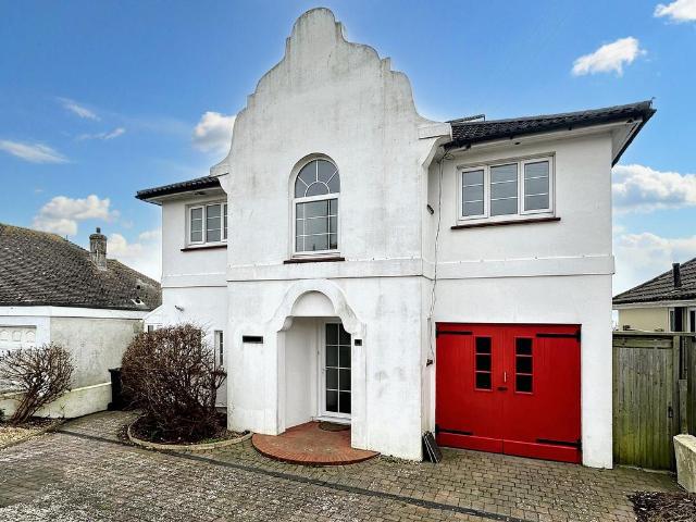 4 bedroom detached house to rent