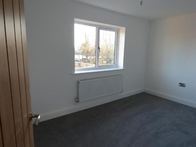 4 bedroom detached house to rent