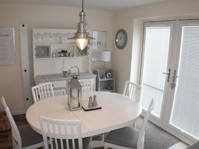 4 bedroom detached house to rent