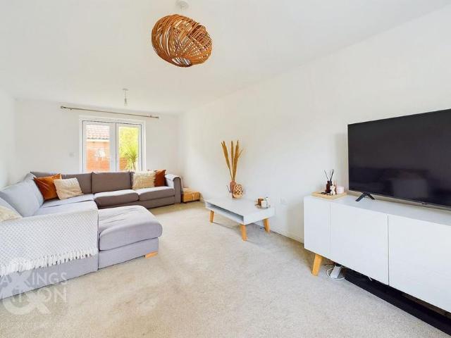 4 bedroom detached house to rent