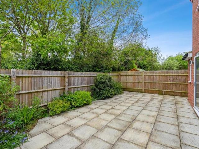 4 bedroom detached house to rent