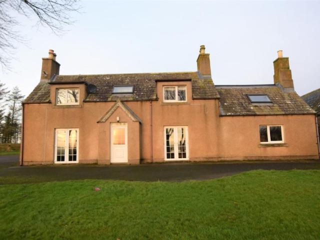 4 bedroom detached house to rent