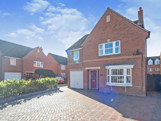 4 bedroom detached house to rent