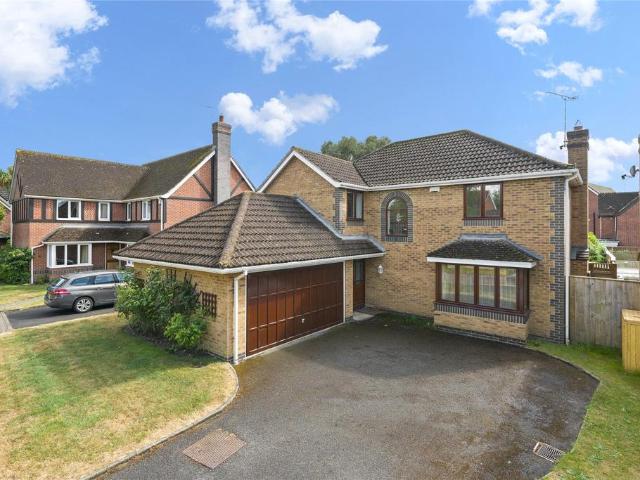 4 bedroom detached house to rent