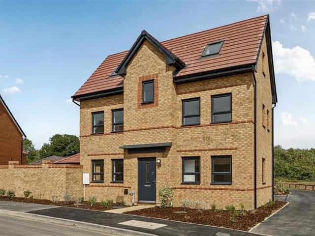 4 bedroom detached house to rent