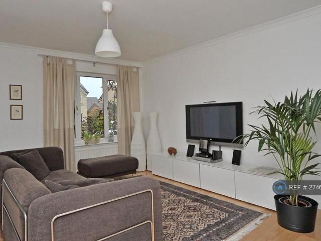 4 bedroom detached house to rent