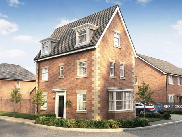 4 bedroom detached house to rent