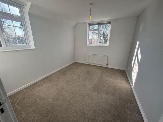 4 bedroom detached house to rent