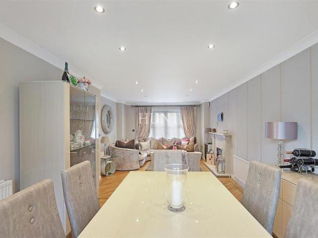 4 bedroom detached house to rent