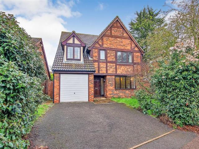 4 bedroom detached house to rent
