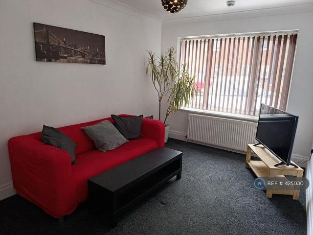 4 bedroom detached house to rent