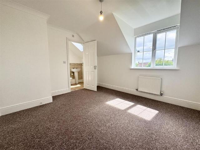 4 bedroom terraced house to rent