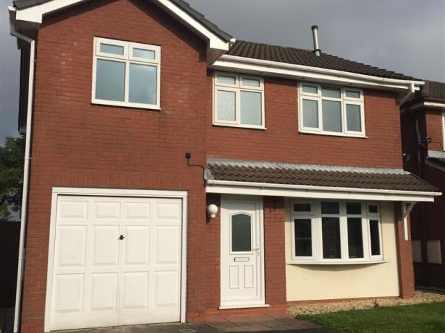 4 bedroom Detached house to rent