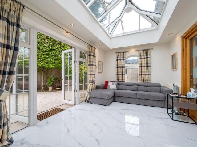 4 bedroom detached house to rent
