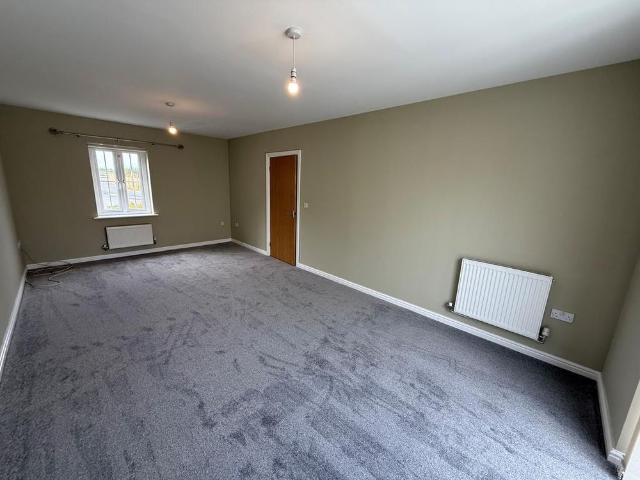 4 bedroom detached house to rent