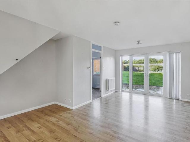 4 bedroom detached house to rent
