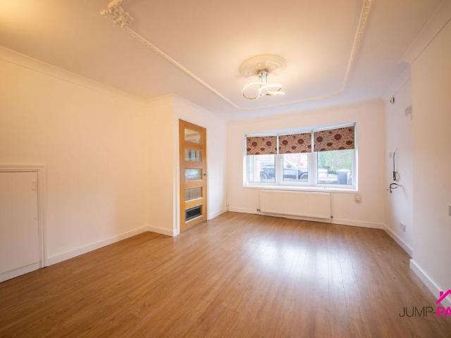 4 bedroom detached house to rent