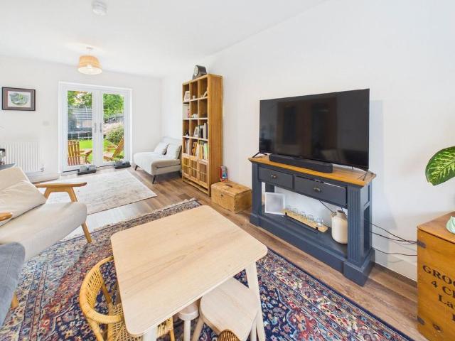 4 bedroom detached house to rent
