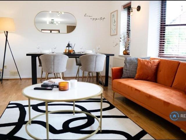 4 bedroom detached house to rent