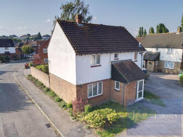 4 bedroom detached house to rent