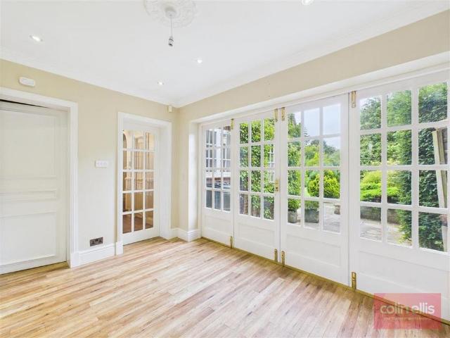 4 bedroom detached house to rent