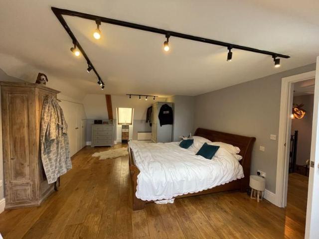 4 bedroom detached house to rent