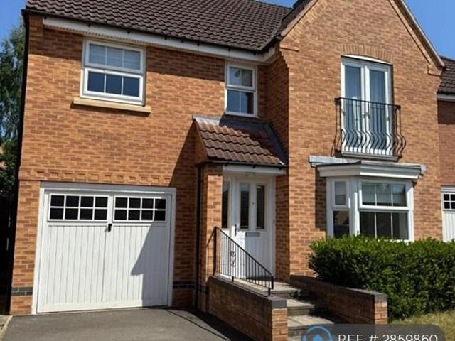 4 bedroom detached house to rent