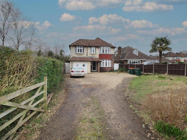 4 bedroom detached house to rent