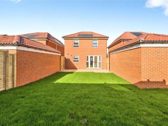 4 bedroom detached house to rent