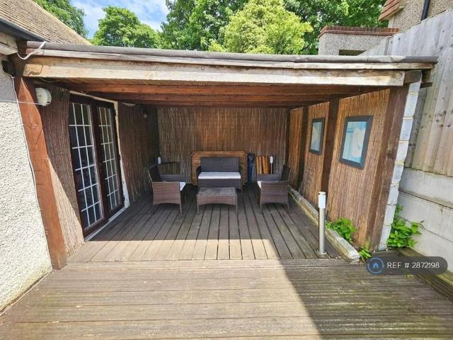 4 bedroom detached house to rent