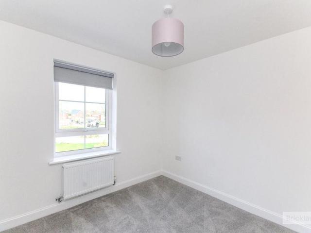 4 bedroom detached house to rent