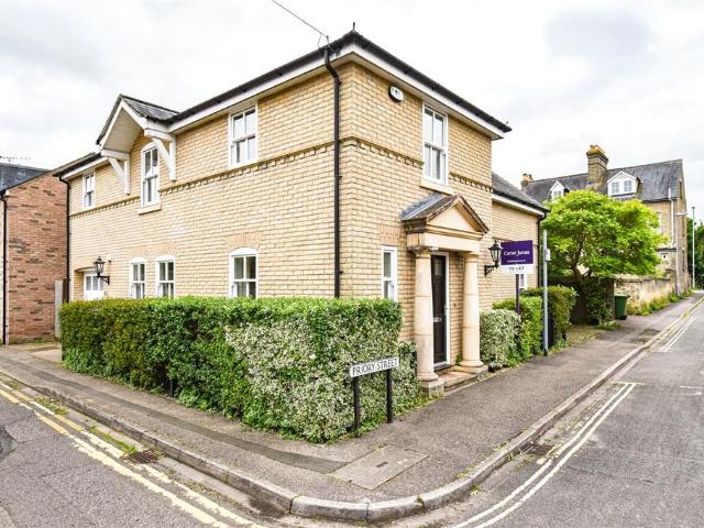 4 bedroom detached house to rent