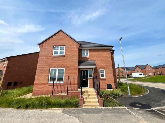 4 bedroom detached house to rent