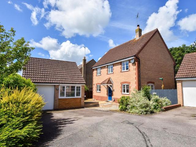 4 bedroom detached house to rent